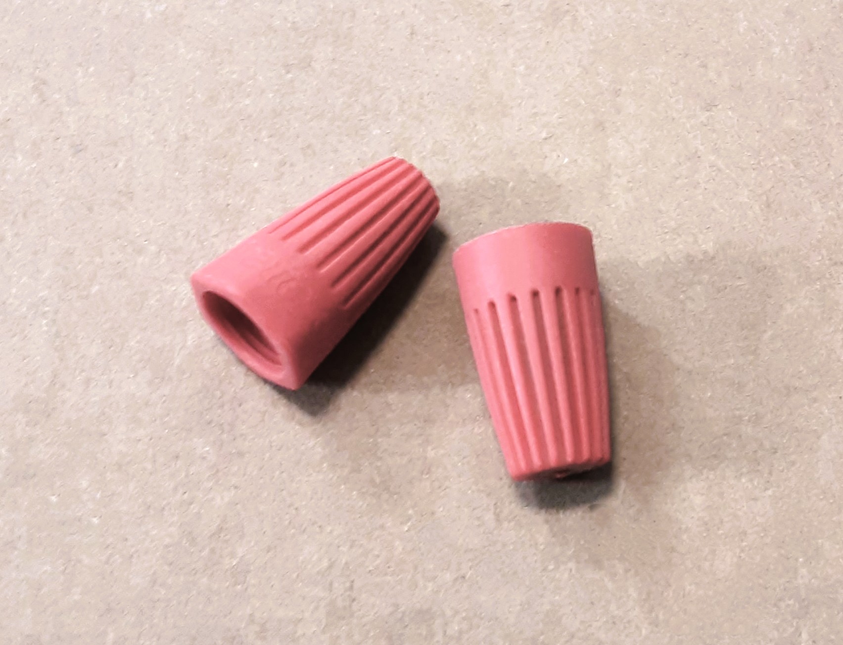 18-8 RED MARRETTES - Control Tech