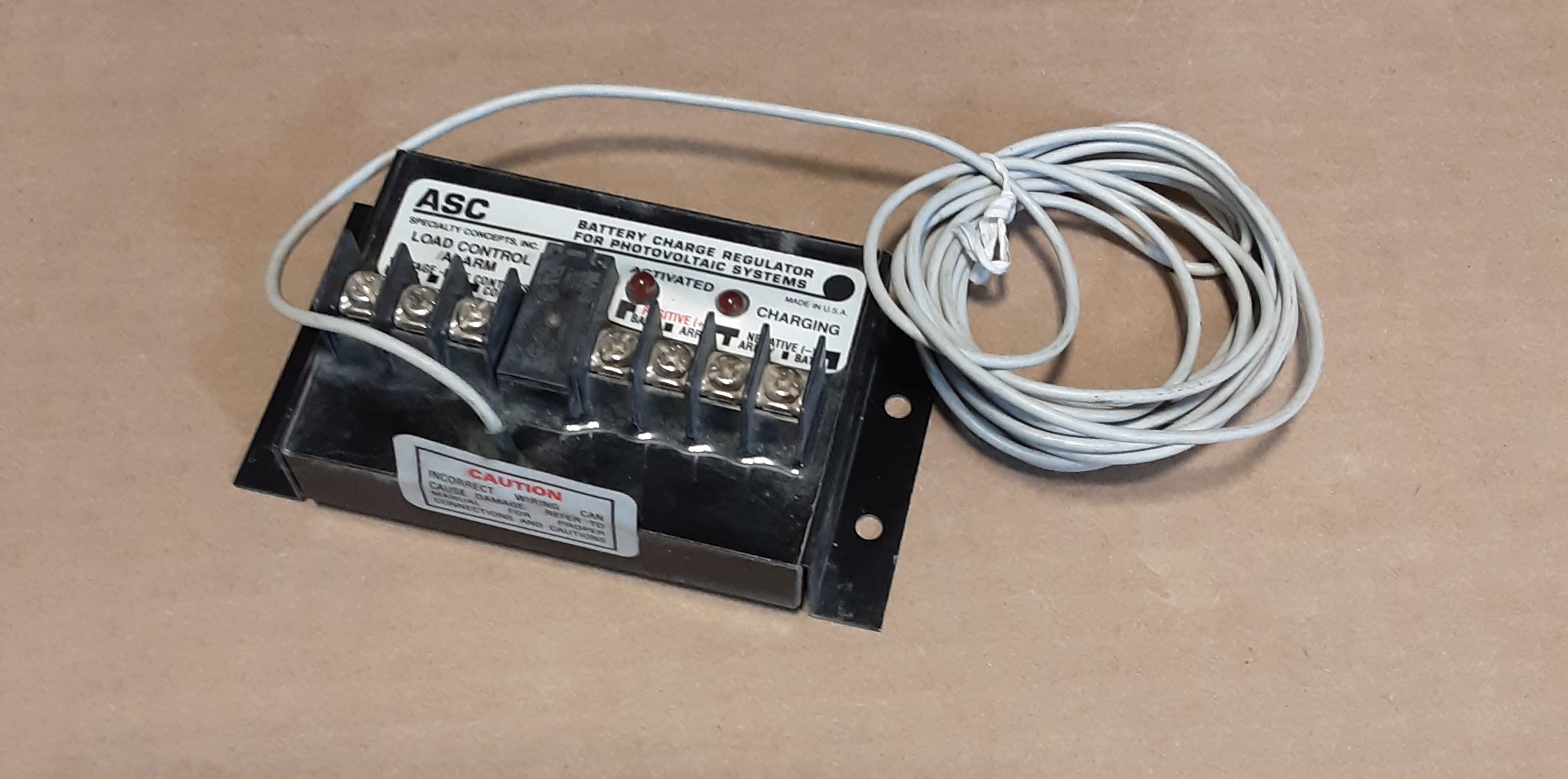 24V 8AMP CHARGE CONTROLLER - Control Tech