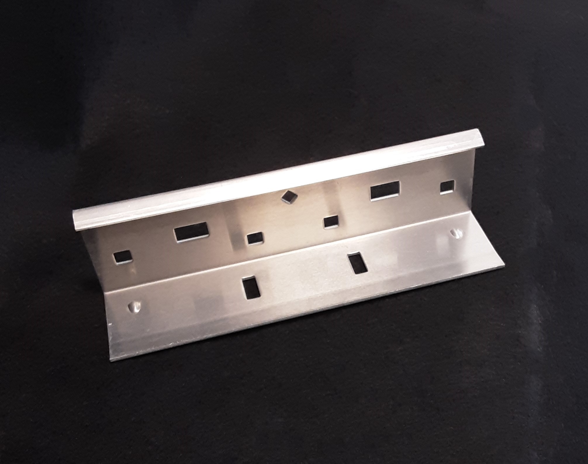 UNITRAY CONN. BRACKET 50MM(2″ SIDERAIL) - Control Tech